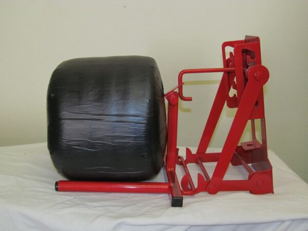 KILLBRAN REAR BALE LIFTER WITH LINKAGE RED AND BALE - Kavanaghs Toys